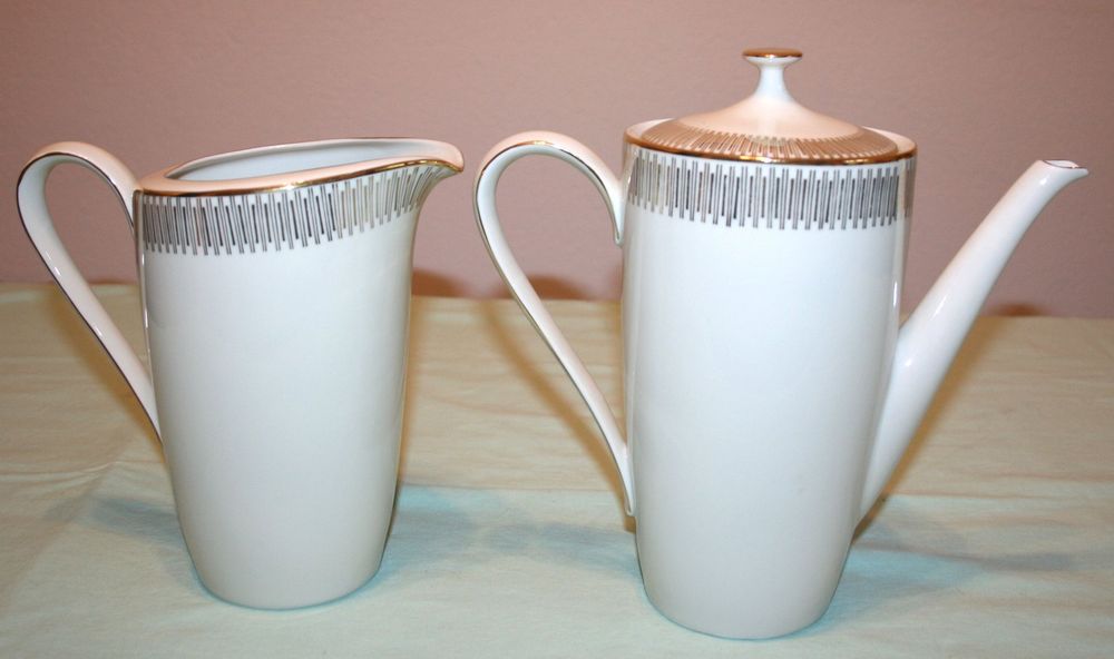 Kaffee und Milchkrug (Bavaria Elfenbein Porzellan). (Gebraucht) in ...
