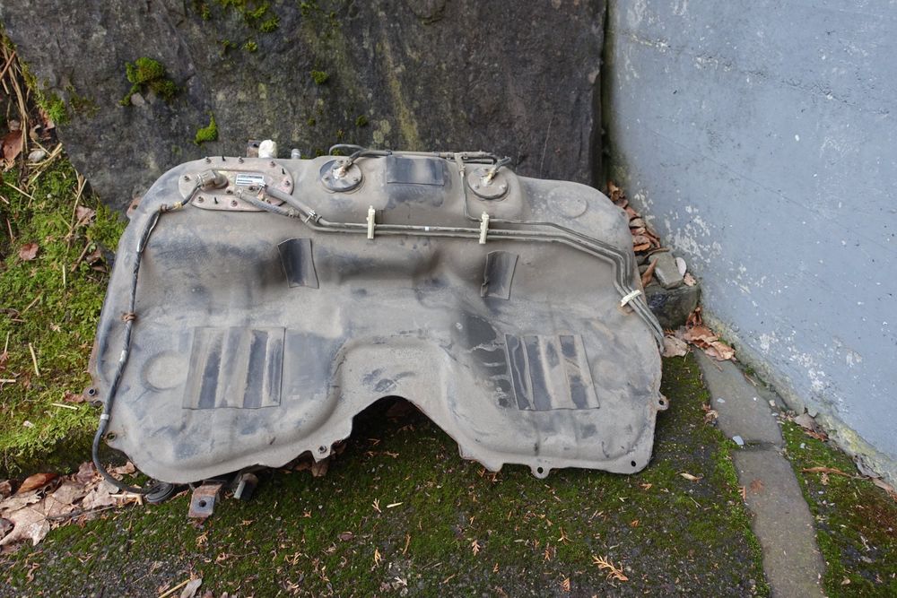 Subaru Impreza 93-97 Tank komplett mit Benzinpumpe (Gebraucht) in ...