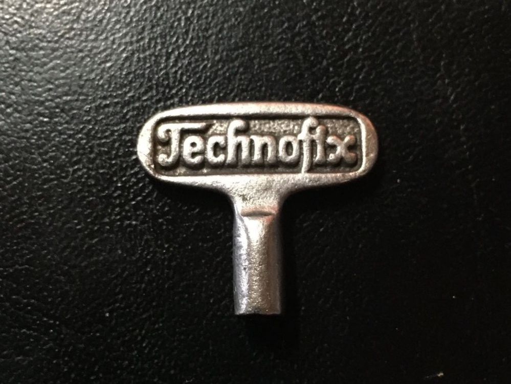 Technofix Original Schlüssel | Kaufen auf Ricardo