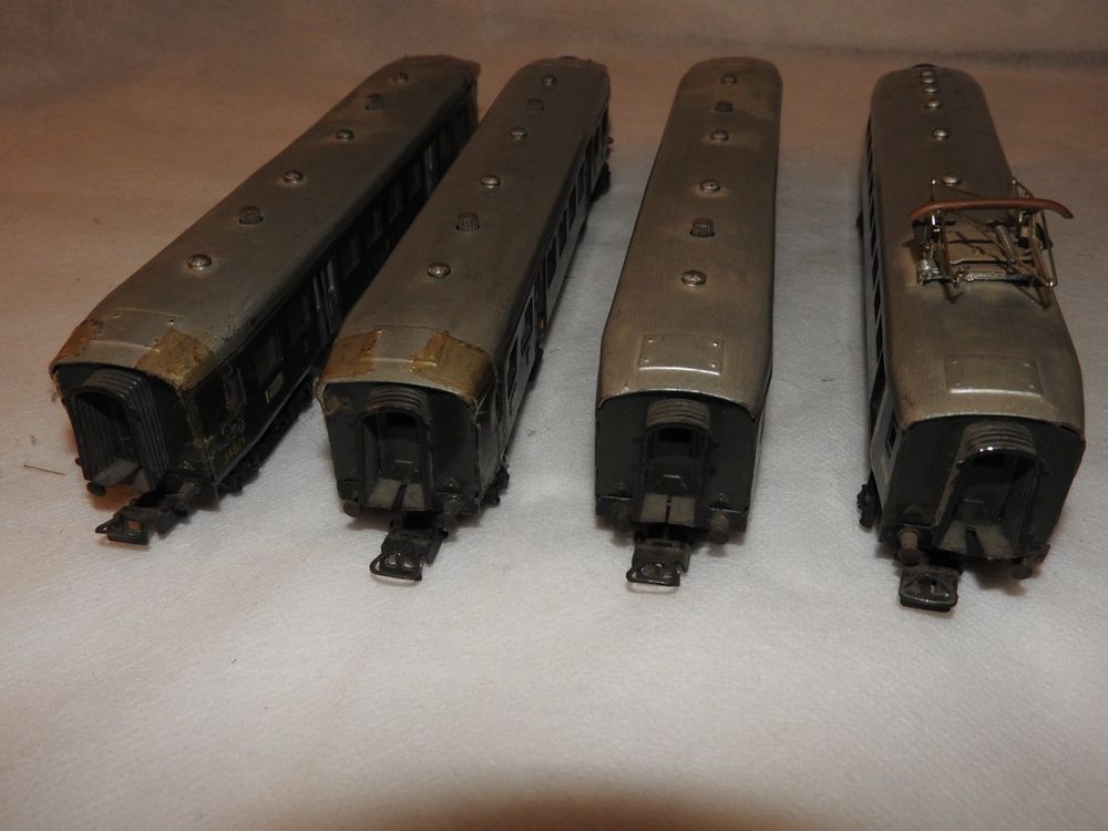 Märklin 348/1 und 348/2, SBB Personen- und Speisewagen, grün (Gebraucht) in Satigny für CHF 67 ...