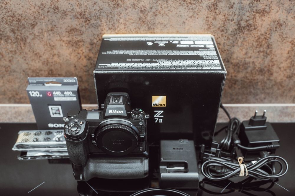 Nikon Z7ii inkl. MB-N11, 2 Akkus und Speicherkarten (Gebraucht) in Pfyn ...