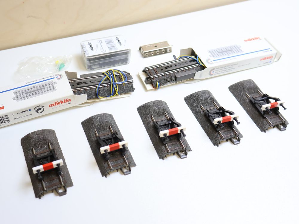 Märklin 2 x Entkuppler 24997 C-Gleis + 5 x Prellbock & mehr (Gebraucht ...