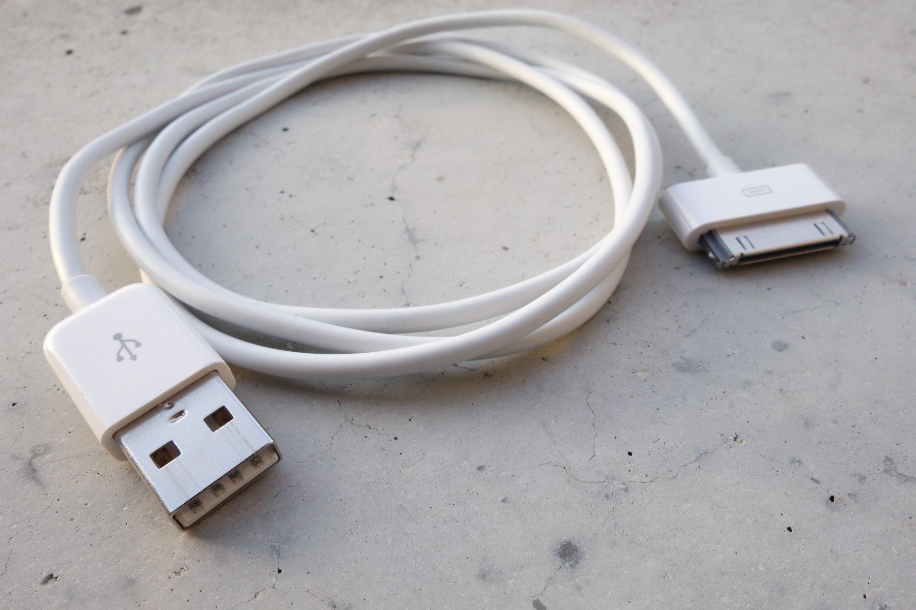 Original Apple 30 Pin USB Datenkabel für iPod, iPhone (Gebraucht) in St ...