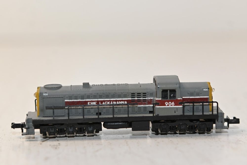 Diesellok Atlas Spur N ohneOVP,läuft nicht richtig verhockt (Defekt) in Laupen ZH für CHF 1 ...