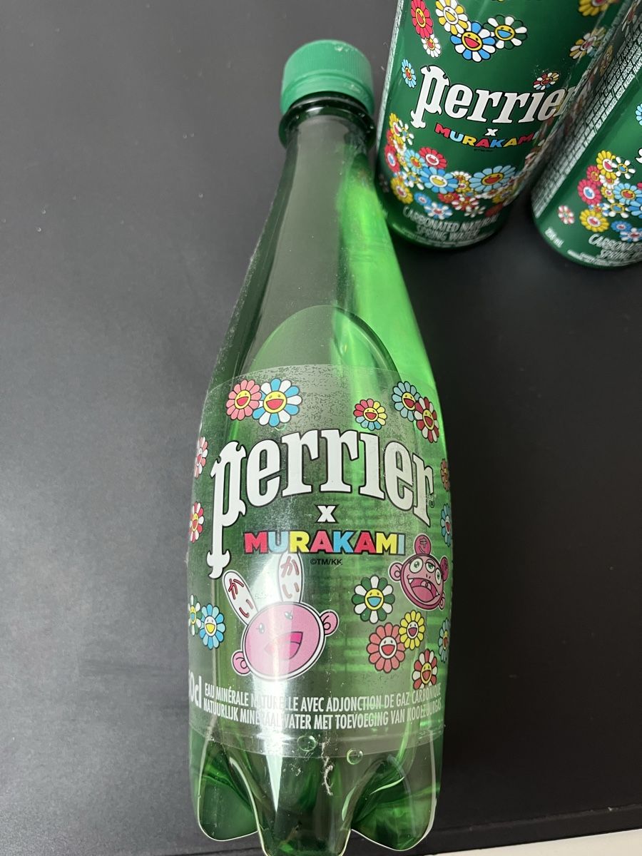Perrier x Murakami édition limitée, bouteille et canettes (Neu und ...