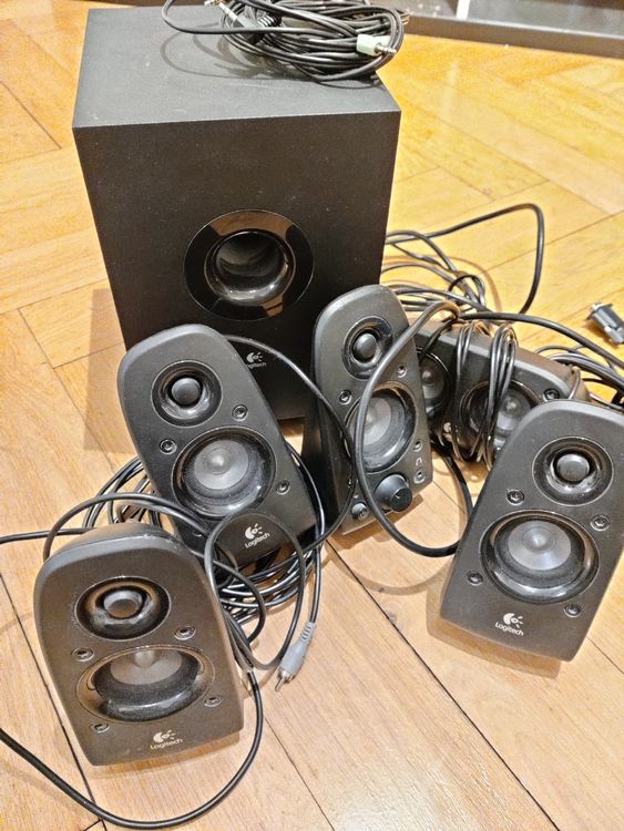 Logitech 5.1 Soundsystem mit Subwoofer und 5 Boxen (Gebraucht) in ...