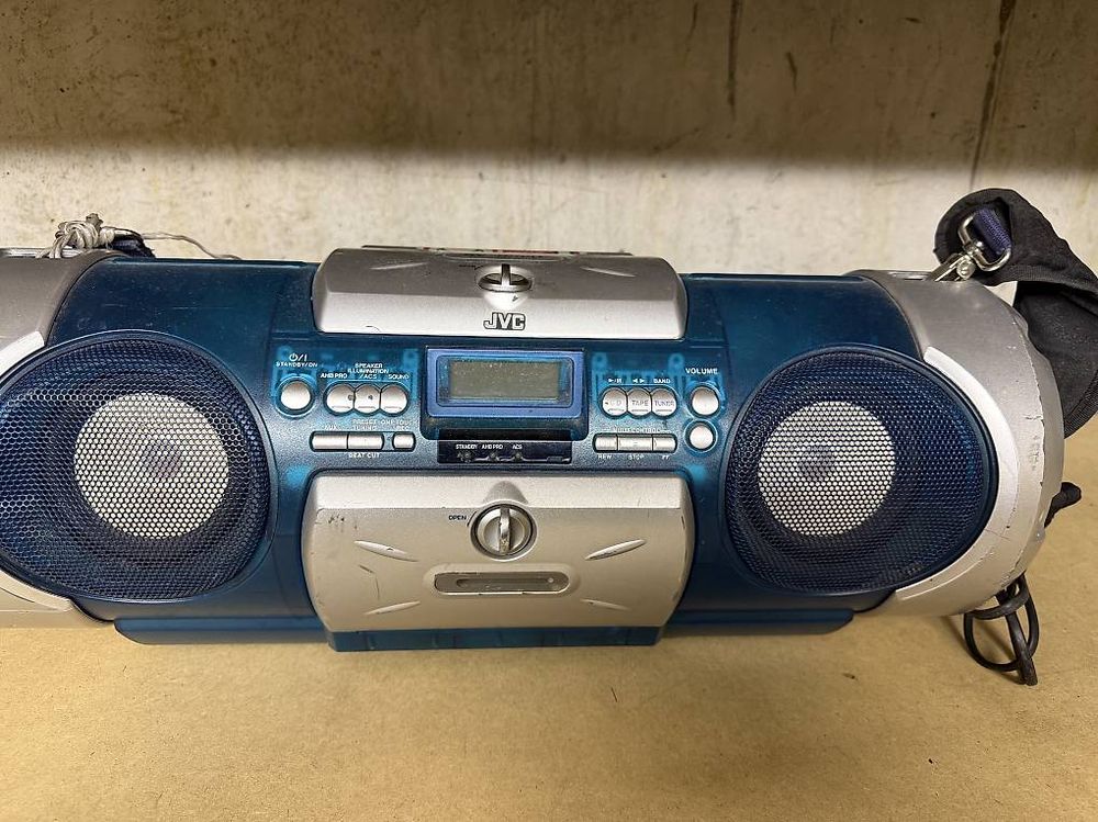 JVC Boombox (Gebraucht) in Thun für CHF 20 – nur Abholung auf Ricardo ...