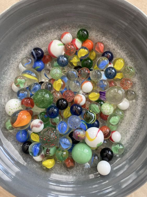 Schöne bunte Murmel-Sammlung (Gebraucht) in Zürich für CHF 5 – mit ...