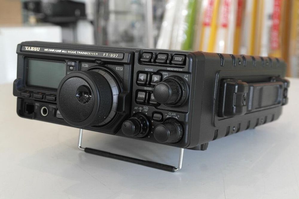 Funkgerät YAESU FT-897D inkl. USB scu-17 Interface (Gebraucht) in Ebnat ...