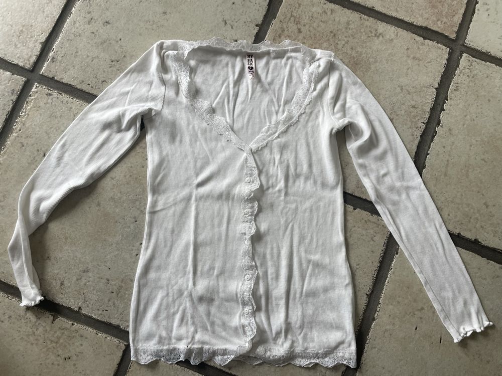 Pull ou jaquette taille S (Neu (gemäss Beschreibung)) in Courcelon für ...