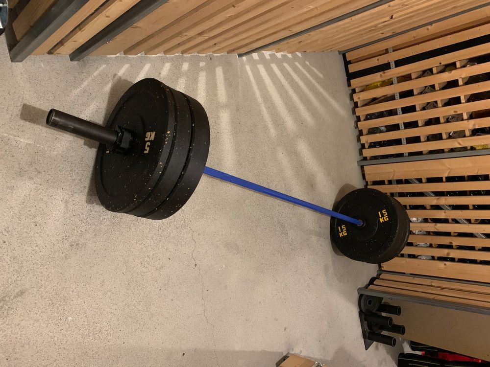 Langhantel 220 cm mit 20 kg inkl 60kg pumper plate | Kaufen auf Ricardo