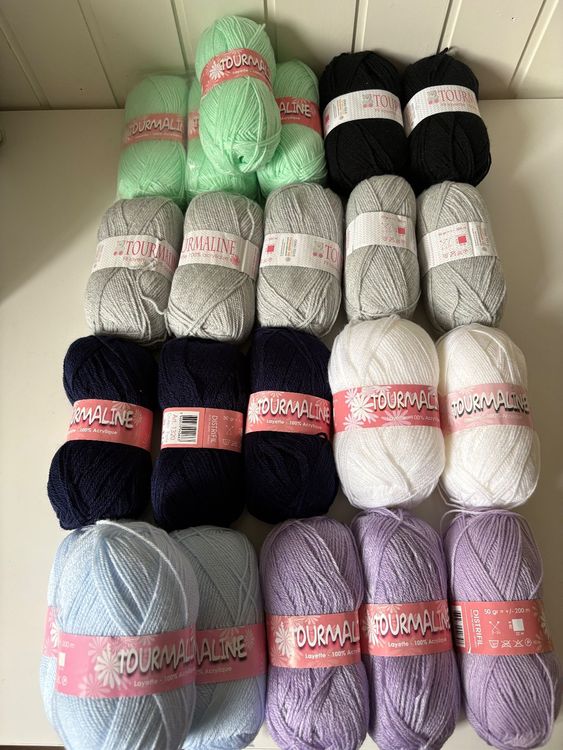 Lot de 1100g laines pr BB (D'occasion) à Vallorbe pour CHF 30 – avec livraison | Acheter sur Ricardo