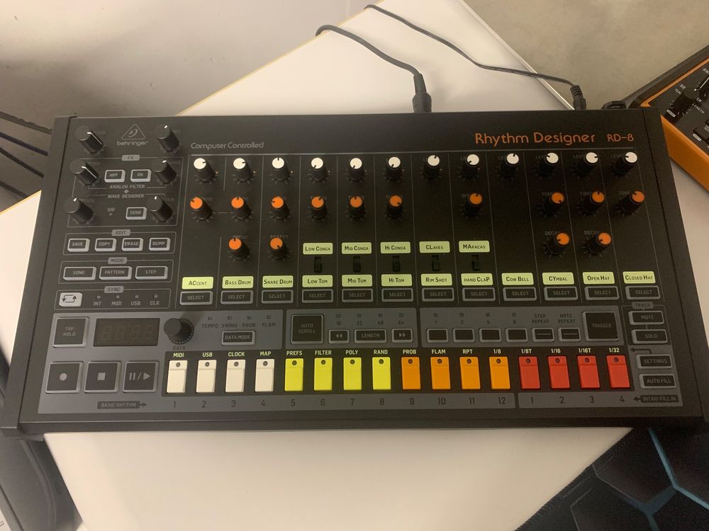 Behringer RD8 (Clone der Roland TR 808) (Neu (gemäss Beschreibung)) in Schötz für CHF 198 – nur ...