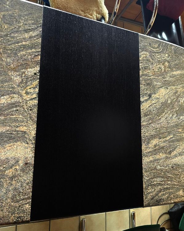 Granittisch ausziehbar, 4 Lederstühle Corbusier Design (Gebraucht) in ...