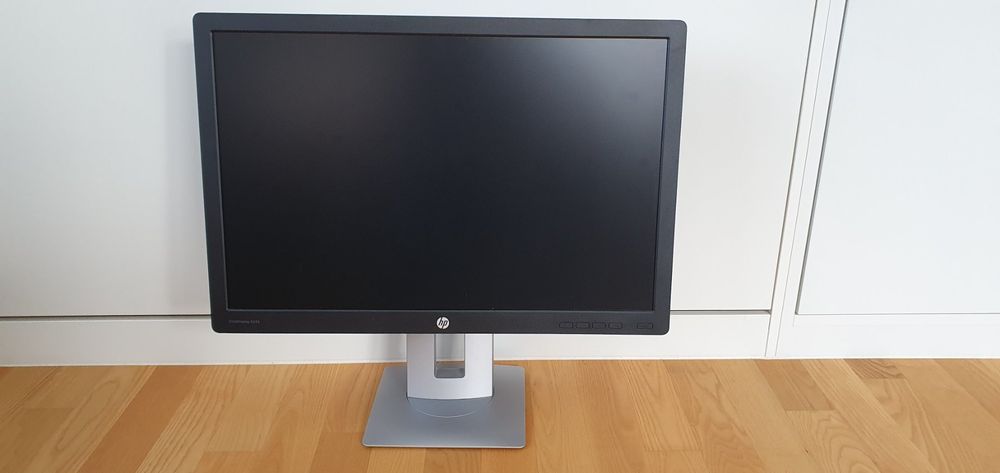 HP EliteDisplay E242 - 24" Monitor in super Zustand | Kaufen auf Ricardo
