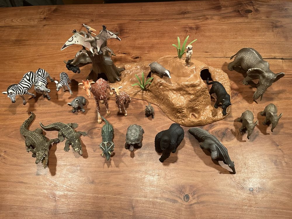 20 Schleich Wildtiere inkl. Dschungel-Station (Gebraucht) in Grüningen ...