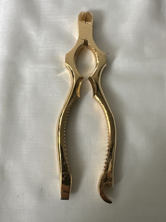 Goldene Nussknacker Zange mit Zange und Flaschenöffner. (Gebraucht) in ...