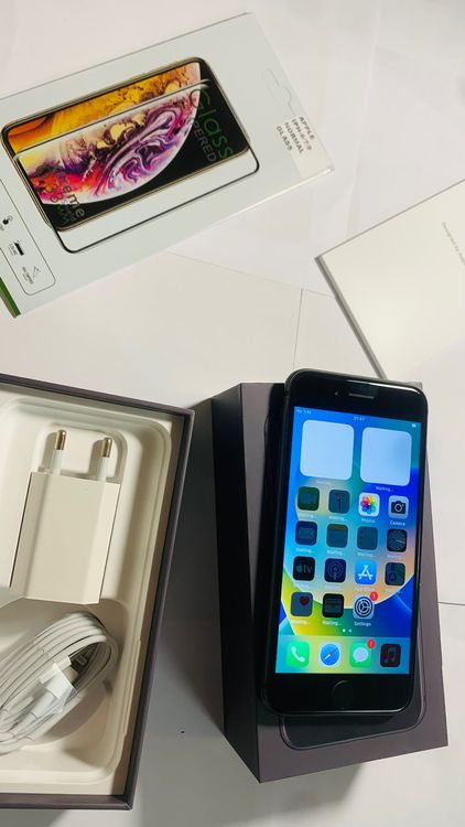Iphone 8 64G / Akku 100% (Gebraucht) in Luzern für CHF 140 – mit Lieferung auf Ricardo kaufen