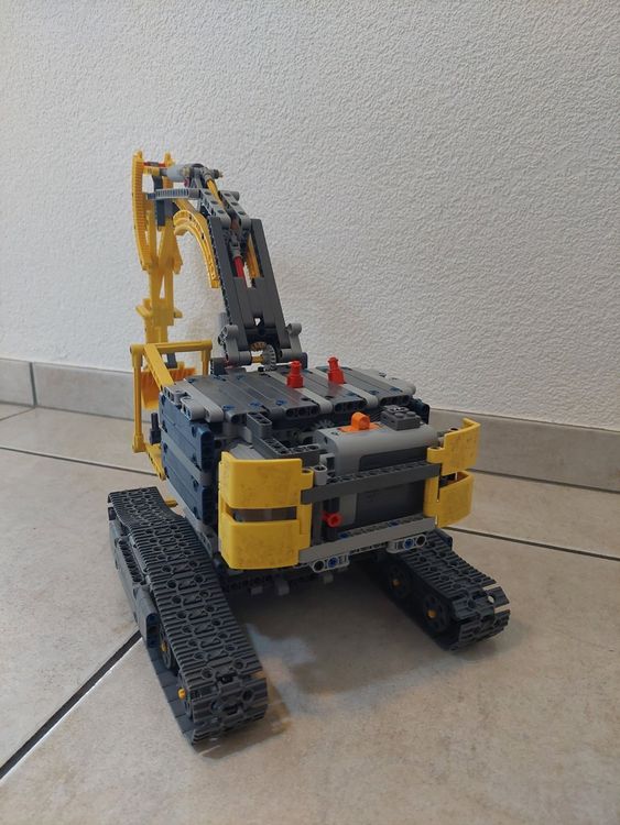 Lego Technic Bagger 42055 Eigenbau (Gebraucht) in Flumserberg Portel ...