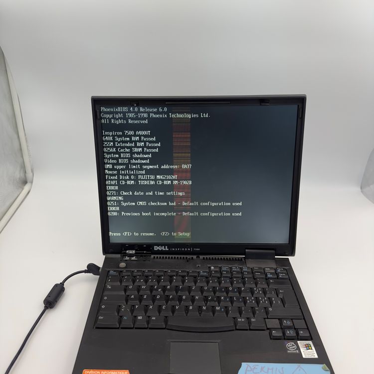 Dell Laptop inspiron 7500 Pentium 2 broken cassé | Kaufen auf Ricardo