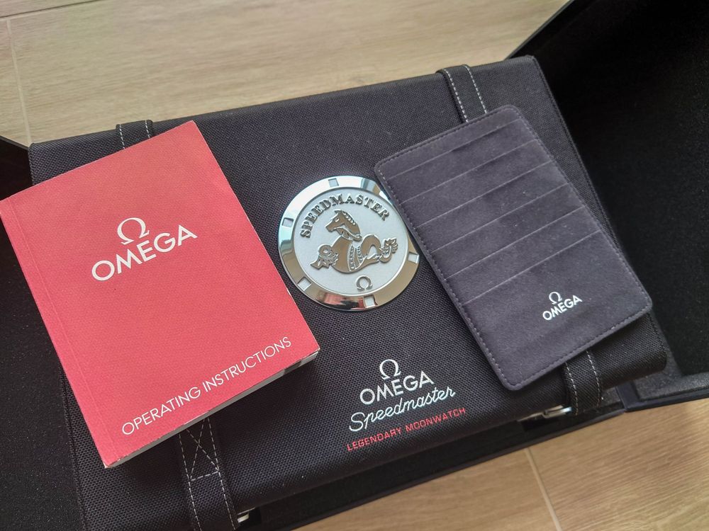 Omega Speedmaster Moonwatch Legendary Collector Box Set | Kaufen auf ...