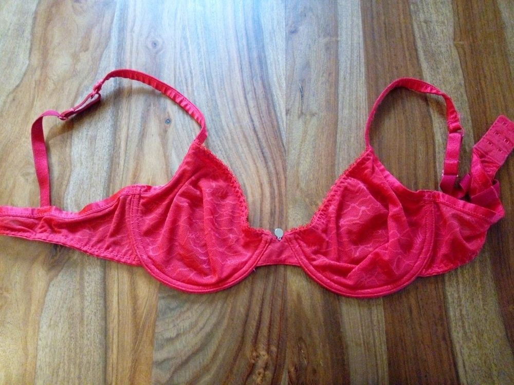 Roter BH der Marke Mexx, leicht transparent, in 80B (Gebraucht) in Meisterschwanden für CHF 5 ...