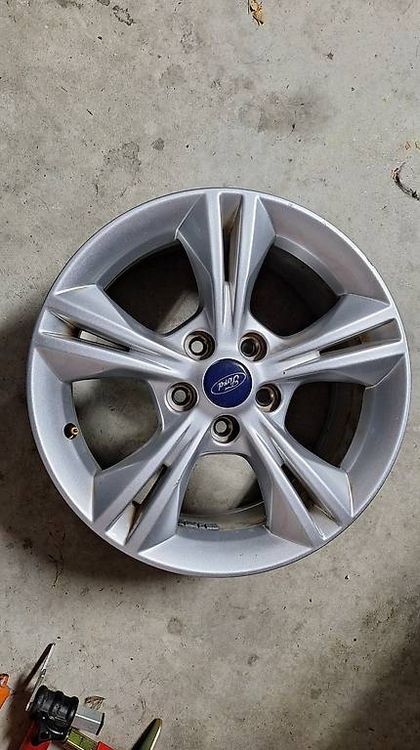 Ford Focus Mk3 C Max Mk2 17 Zoll Alufelgen Mit 215 50 17 Sommerreifen