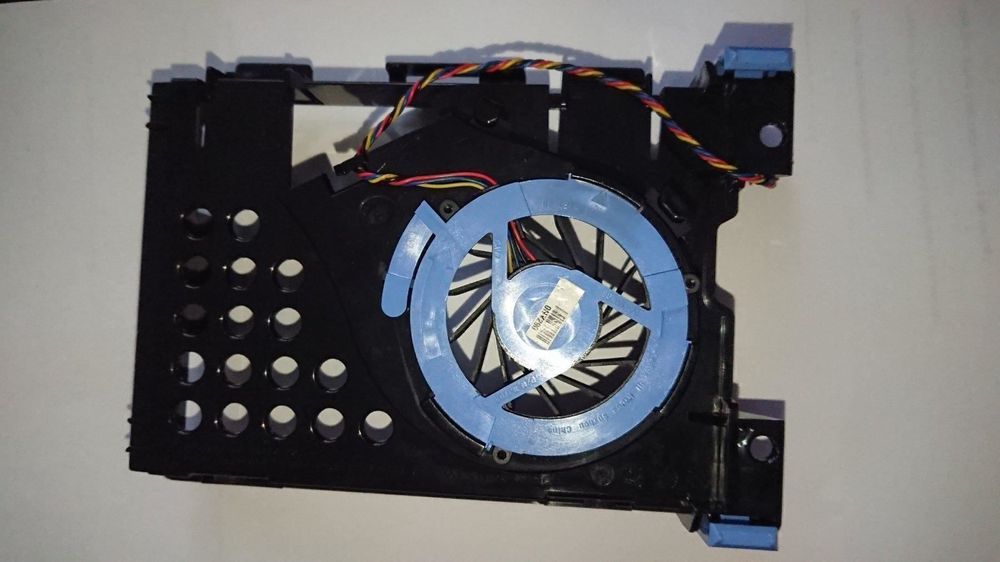 Dell HDD 3.5" Caddy mit Fan (Gebraucht) in Düdingen für CHF 5 – mit ...