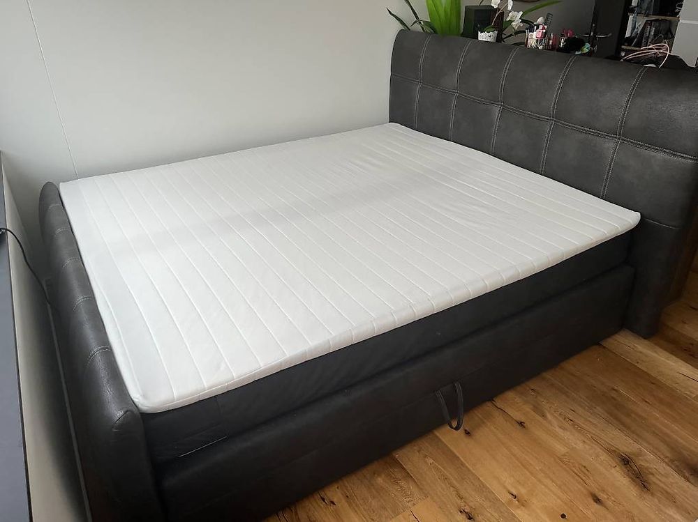 Boxspring Bett (Gebraucht) in für CHF 800 – nur Abholung auf Ricardo kaufen