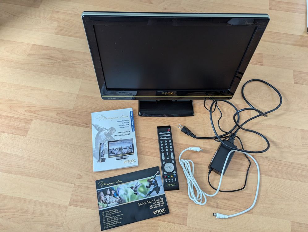 Enox. Fernseher / TV mit Fernbedienung & Zubehör (Gebraucht) in Horgen ...
