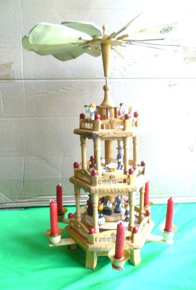 Pyramide mit Figuren der Weihnachtsgeschichte, 45 cm. Nr.1 (Gebraucht ...