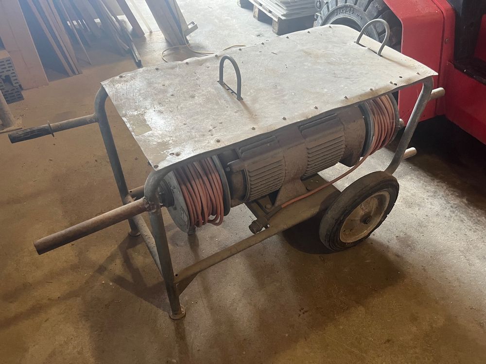 Beton Umformer inkl 2 Vibronatel 90mm durchmesser. | Kaufen auf Ricardo