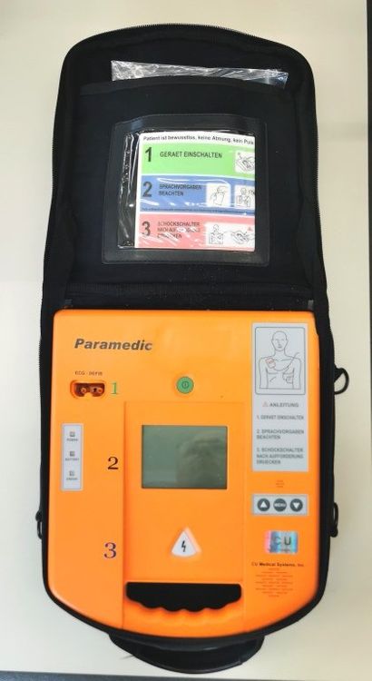 AED Defibrillator Paramedic EKG | Kaufen auf Ricardo