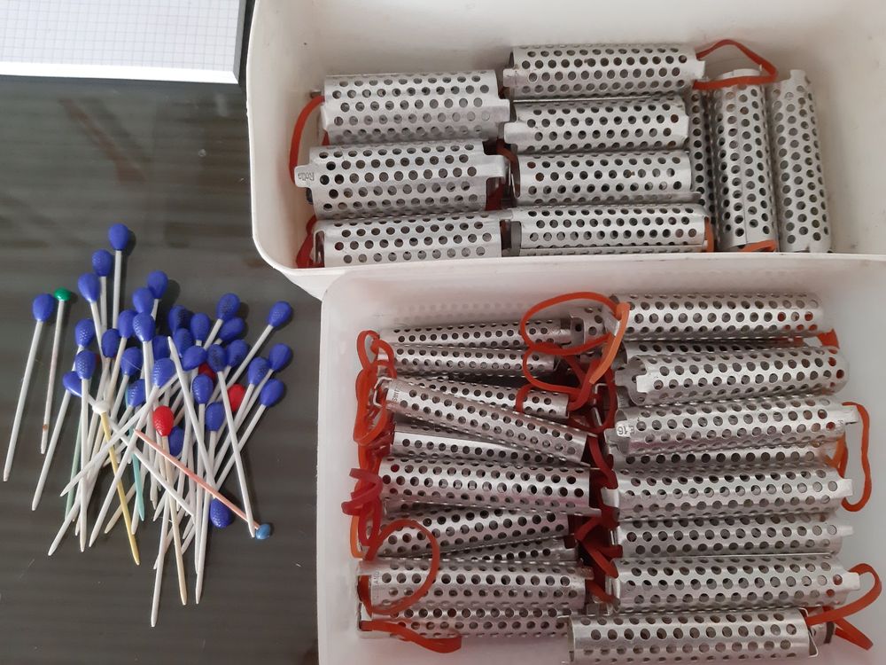 Coiffeur Haar Metall Lockenwickler 65 Stück mit Nadeln (Gebraucht) in Zufikon für CHF 18 – mit ...