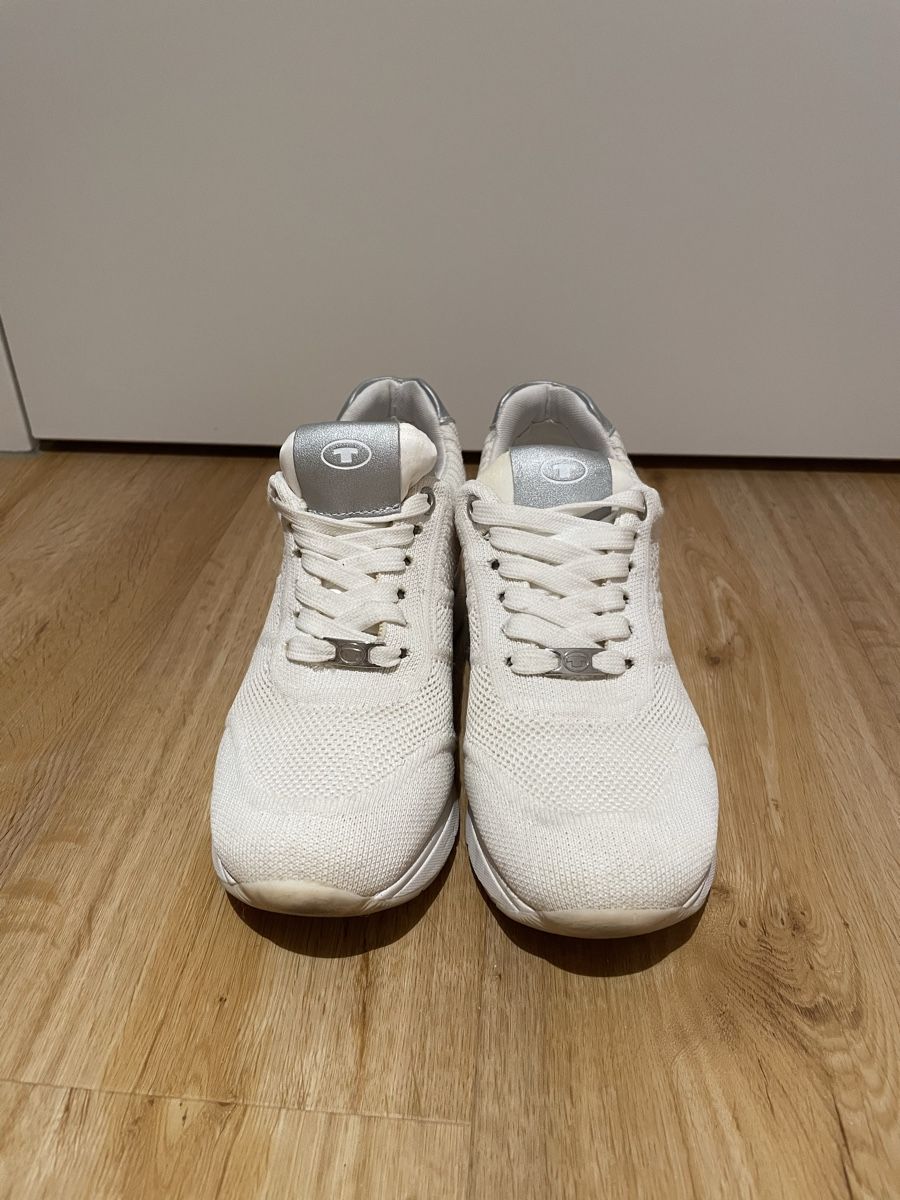 Weisse Trend-Sneakers von Tom Tailer Grösse 39 (Gebraucht) in Winkel ...