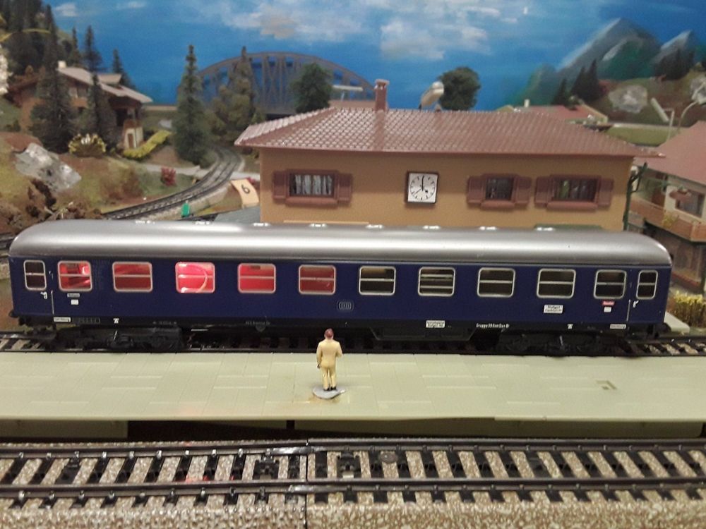 Märklin 4032 _ Personenwagen __ beleuchtet __ blech Spur H0 (Defekt) in ...