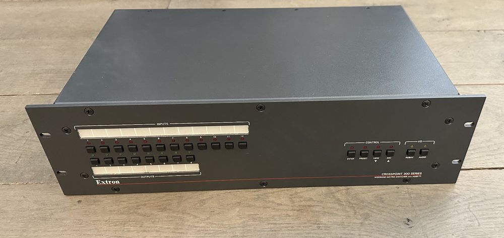 Extron Crosspoint 300 Series, Matrix / Switcher (Gebraucht) in Rüti ZH für CHF 85 – mit ...