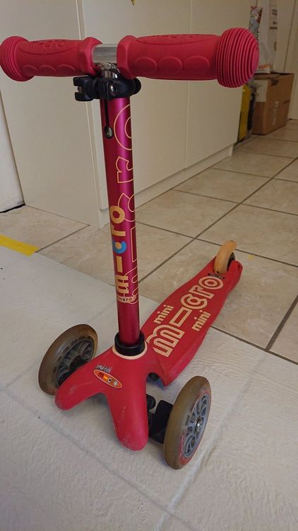 Trottinett Mini Micro Deluxe Pink (Gebraucht) in Bottmingen für CHF 32 – mit Lieferung auf ...