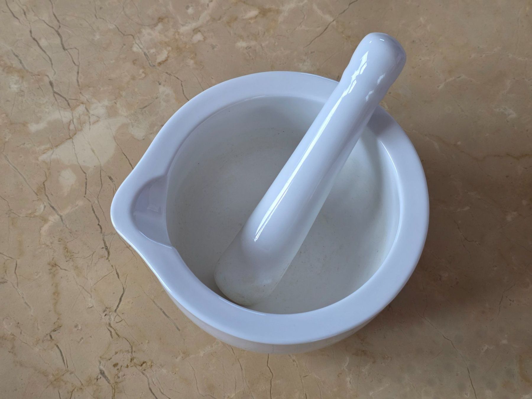 Mörser von Maxwell Williams, weisses Porzellan, 14 x 8 cm (Gebraucht ...