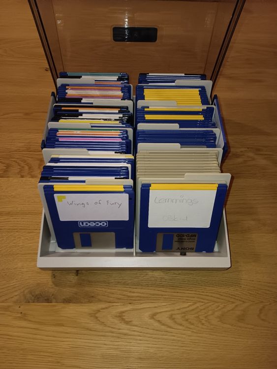 Diskettenbox mit 100 Disketten (Gebraucht) in Beringen für CHF 69 – mit ...