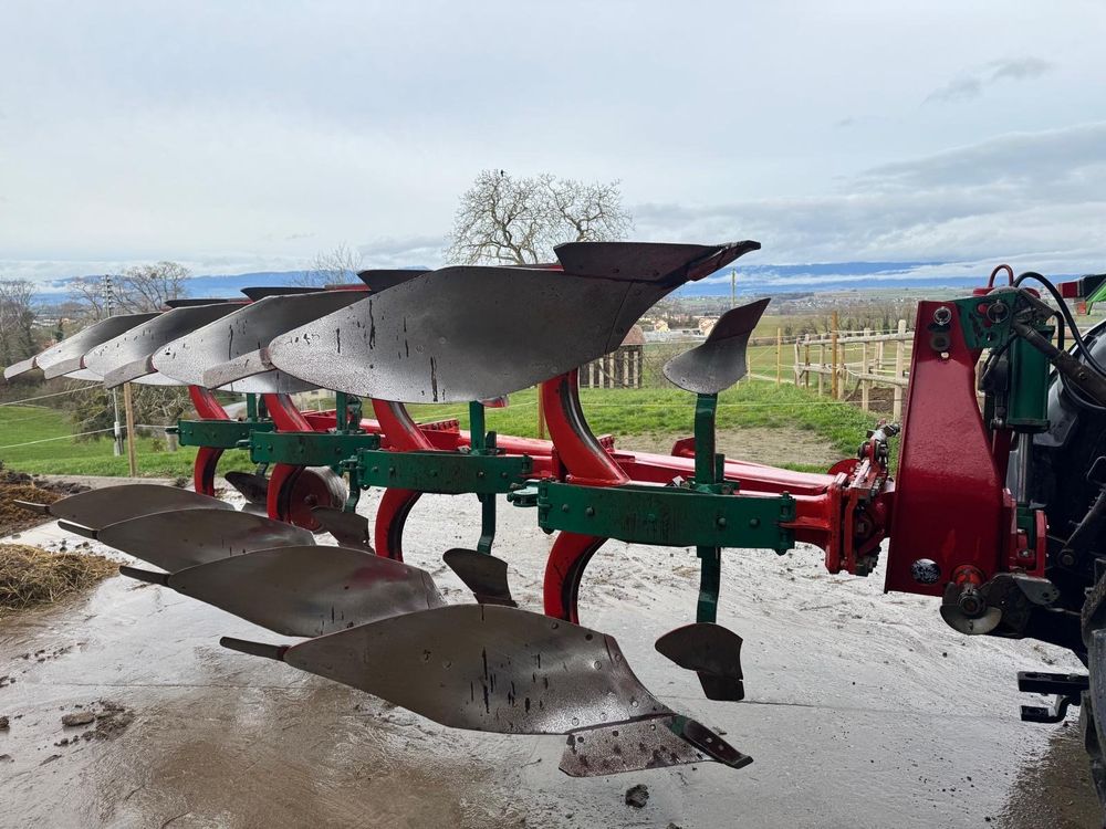 Une charrue Kverneland 4 socs (Gebraucht) in Russy für CHF 4500 – nur ...