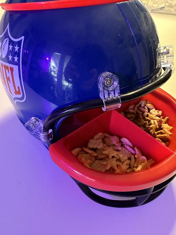 TV Snack American Football Box (Neu und originalverpackt) in BASEL für ...