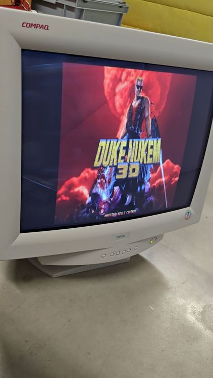 Écran Compaq S900 crt (Gebraucht) in Champlan für CHF 70 – nur Abholung ...