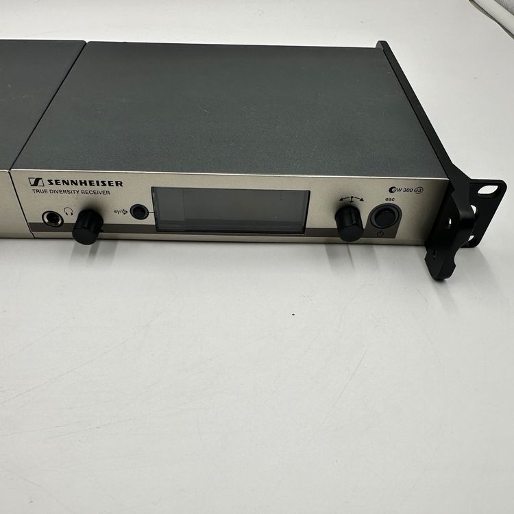 deux Sennheiser receiver EM300g3 rack (Gebraucht) in Crissier für CHF ...