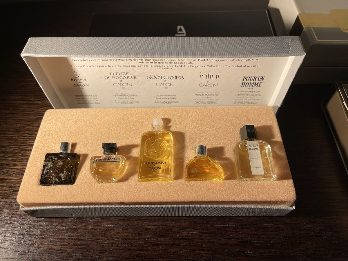 5 coffret de miniatures de parfums (D'occasion) à Genève pour CHF 100 ...