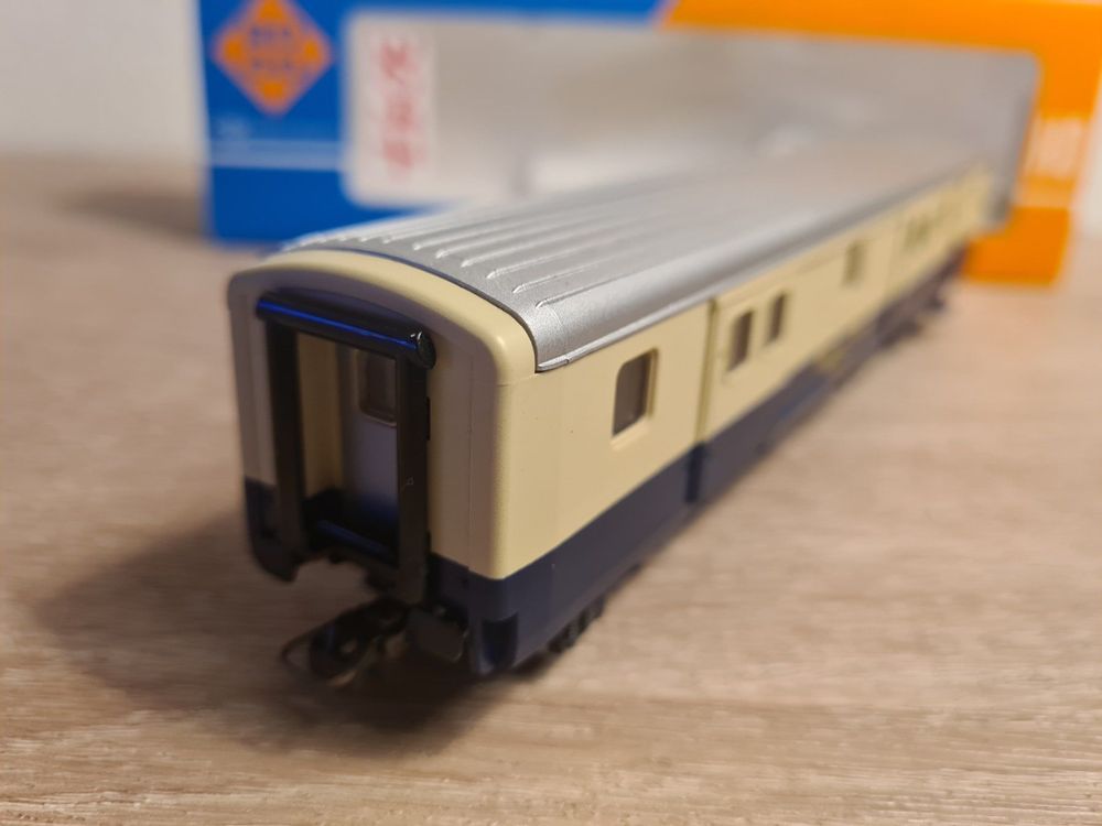 Roco 4240A Gepäckwagen BLS H0 OVP NEU (Neu und originalverpackt) in St ...