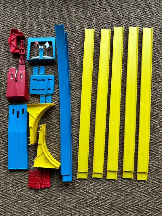 KULT - MATCHBOX "Double Loop Race Set SF-4" Autorennbahn (Gebraucht) in ...