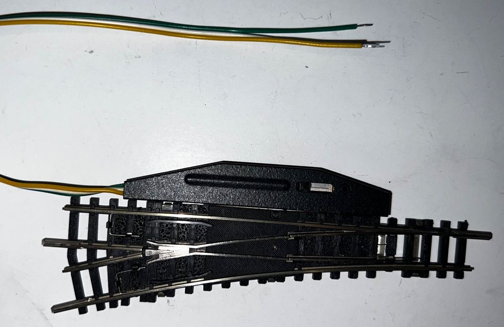 Minitrix 4936, Elektro-Weiche Links mit pol. Herzstück (Gebraucht) in ...