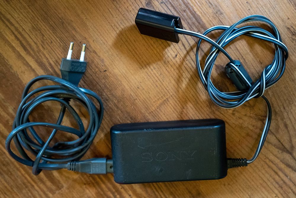 Sony AC-PW20 Poweradapter mit NP-FW50 W-Serie Dummy | Kaufen auf Ricardo