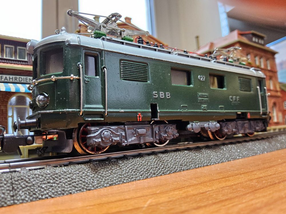 Märklin 3014 01 _ SBB Re 4/4 Lokomotive 427 RET 800 Spur H0 (Gebraucht) in Uerikon für CHF 90 ...